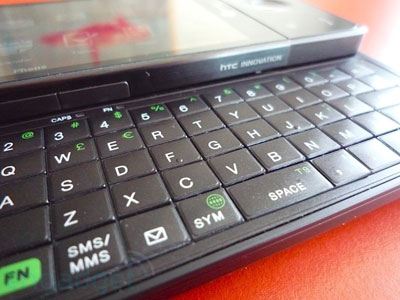 HTC Touch Pro với bàn phím Qwerty trượt