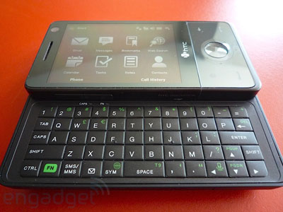 HTC Touch Pro với bàn phím Qwerty trượt