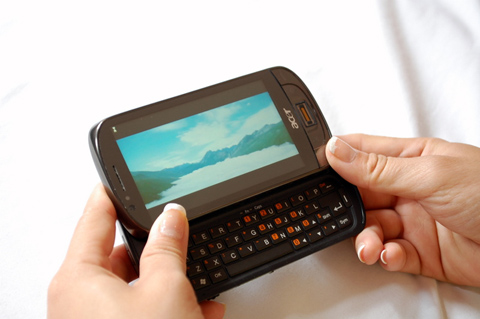Ngắm PDA phone doanh nhân của Acer