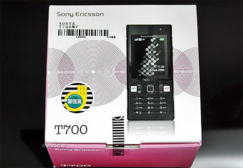 Sony Ericsson T700 trong "bộ cánh" mới