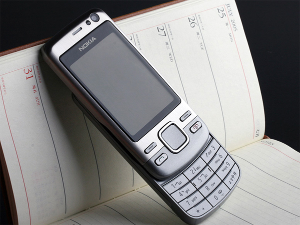 Dế "5 chấm" nhỏ nhất của Nokia
