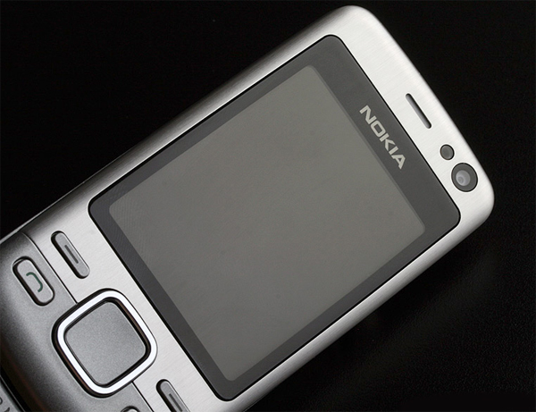 Dế "5 chấm" nhỏ nhất của Nokia