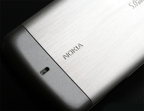 Dế "5 chấm" nhỏ nhất của Nokia