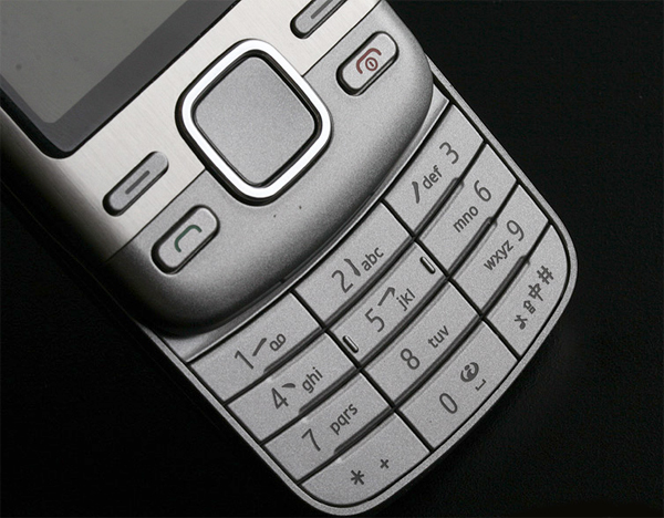 Dế "5 chấm" nhỏ nhất của Nokia