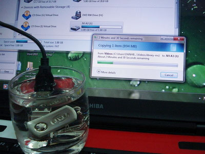 USB flash của JVJ cho ôtô chạy qua không hỏng - News Mobile World VN