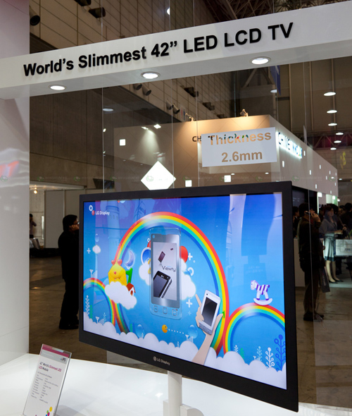 Màn hình LED 42" mỏng nhất thế giới