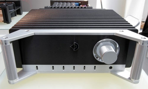 Ampli và pre-amp khủng của Avantgarde Acoustic